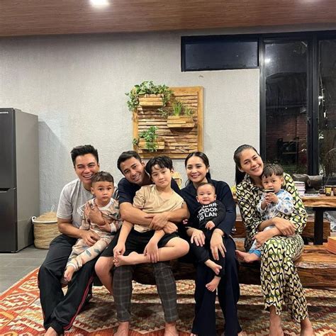 Gedenya Jadi Best Friend 8 Potret Playdate Rayyanza Dan Kenzo Netizen Minta Baim Wong Jangan