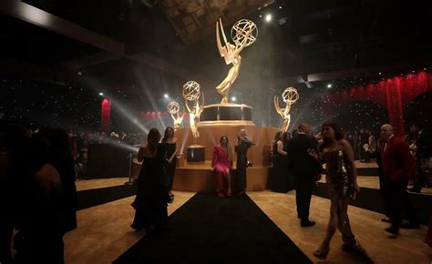 Charitybuzz 2 Vip Tickets To The 78th Emmy Awards And Governors Gala On