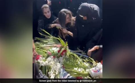 Javad Heydari La Sorella Si Taglia I Capelli Sulla Tomba Video Agoravox Italia