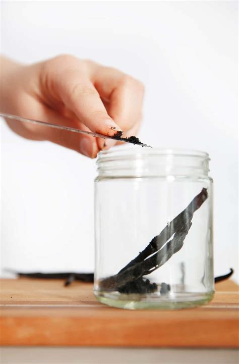 How To Make Homemade Vanilla Extract Lexis Clean Kitchen