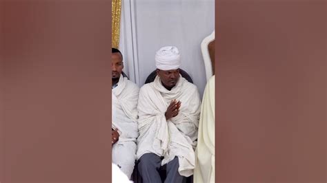 እናት አለኝ የምታብስ እምባን Youtube