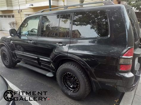 2002 Mitsubishi Montero Off Road
