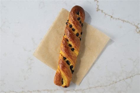 Croissant Sweets And Pastries Paris Baguette
