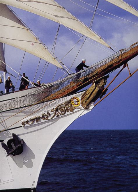 Процесс работы над логотипом и фирменным стилем «Джи-эс-эль»