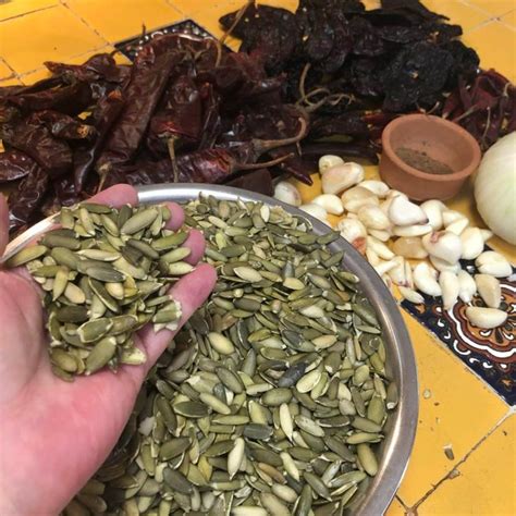Pipián De Pepita Con Chile Ancho Cooking Recipes How To Dry Basil