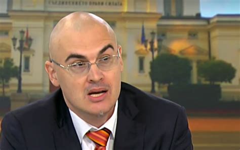 Етичната комисия към СУ Петър Илиев е плагиат