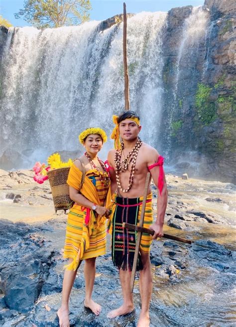 កូនៗទុកមួយឡែក មកមើលប៉ាៗ សិរីមន្ត និងភរិយា ផ្អែមល្ហែមកម្លោះក្រមុំល្មមៗសុំខ្មាស Khmerload