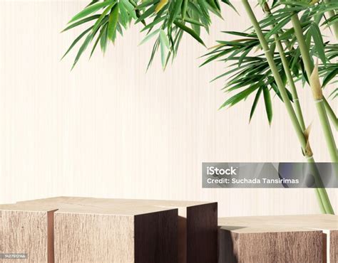 우아한 나무 사각형 받침대 테이블과 햇빛이있는 중국 대나무와 나무 판자 벽에 그림자를 남깁니다 대나무 벼과에 대한 스톡 사진 및 기타 이미지 Istock