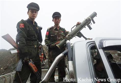 ဆိုင်းတောင်ရွာအဝင်မှာ စစ်တပ်နဲ့ Kpdf Kachin News Group