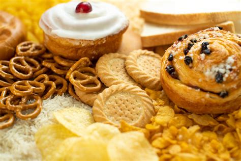 食品業界はいかにして私たちを騙し、超加工食品を食べさせているのか