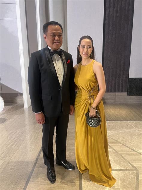 คนดังทั่วฟ้าเมืองไทยร่วมยินดีงานฉลองสมรส “นีน่า เจียรวนนท์” กับเจ้าบ่าวเชื้อสายอินโดนีเซีย