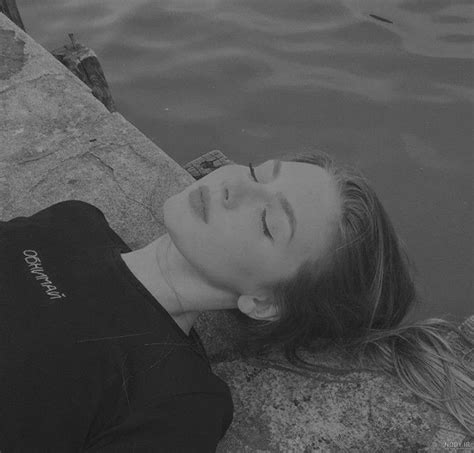 عکس پروفایل مشکی دخترانه غمگین عکس نودی