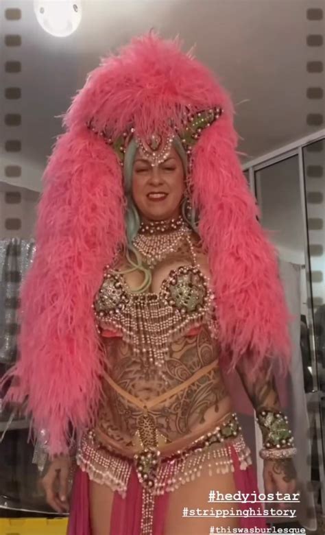 American Pickers Danielle Colby Hypnotizes Fans By Dancing In Beaded