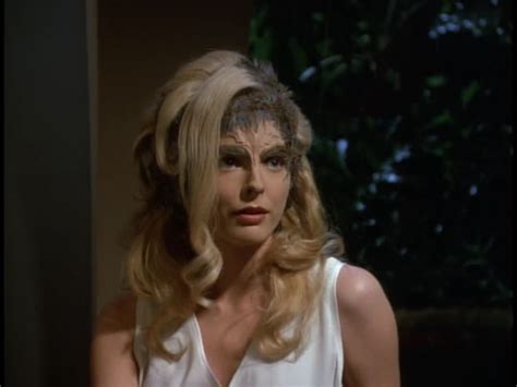 Star Trek Voyager 1 X 7 Ex Post Facto Robin Mckee As Lidele Star