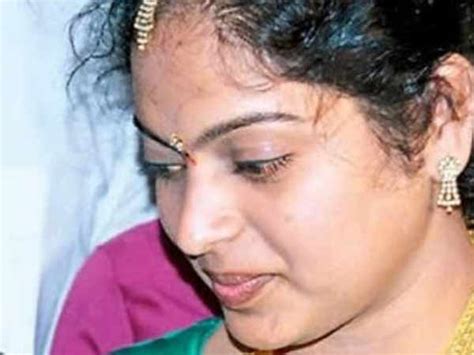 ஜெ மட்டும் உயிருடன் இருந்திருந்தால் அவரது காலில் விழுந்திருப்பேன் ஜீவஜோதி கண்ணீர்