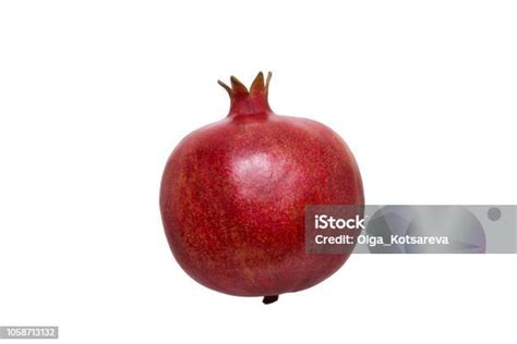 석류 열매를 격리합니다 1 익은 빨간 석류 석 흰색 배경에 고립 석류에 대한 스톡 사진 및 기타 이미지 석류 컷아웃 흰색 배경 Istock