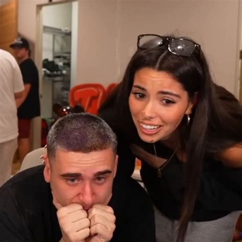 Lacy Has An Emotional Moment With His Girlfriend Darla After Hitting 24vids