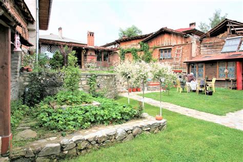 Уютна възрожденска къща със средиземноморски акценти