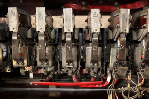 the high voltage switch high voltage element of the cell an