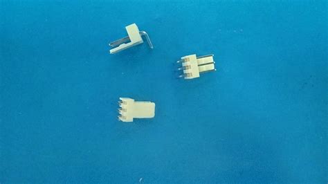 5 Pin Pcb Board Connector Righe Angle Circuit Board Connectors Wafer Yellow Color