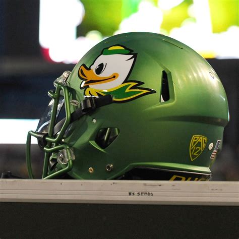 Oregon Ducks Green Helmet