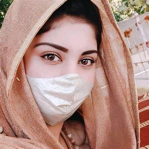 ہیرا منڈی لاہوری گرل Facebook