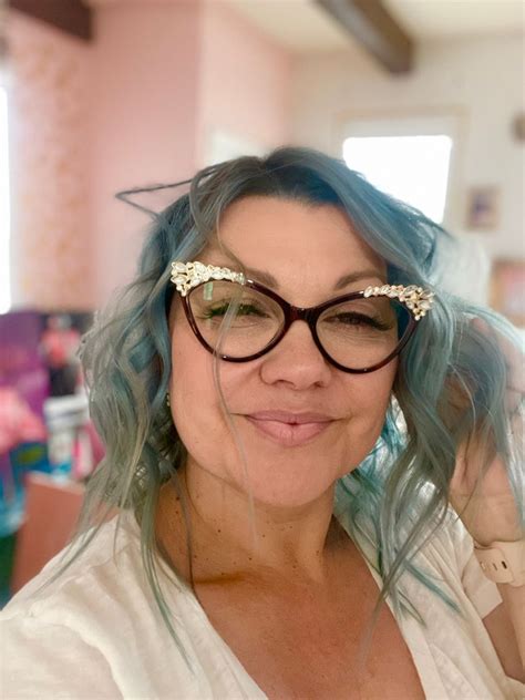meet melanie stimmell van latum fine artist and creative director
