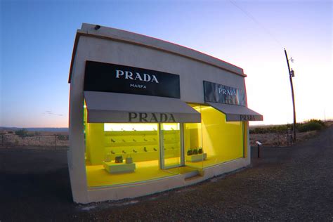 Prada Marfa Texas Usa Land Art In The Wilderness To Reset