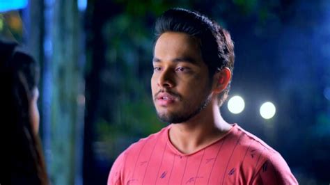 Suresh Attempts To Console Siya Jiohotstar