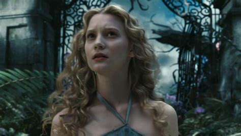 Всё страньше и страньше Всё чудесатее и Цитата из книги Льюис