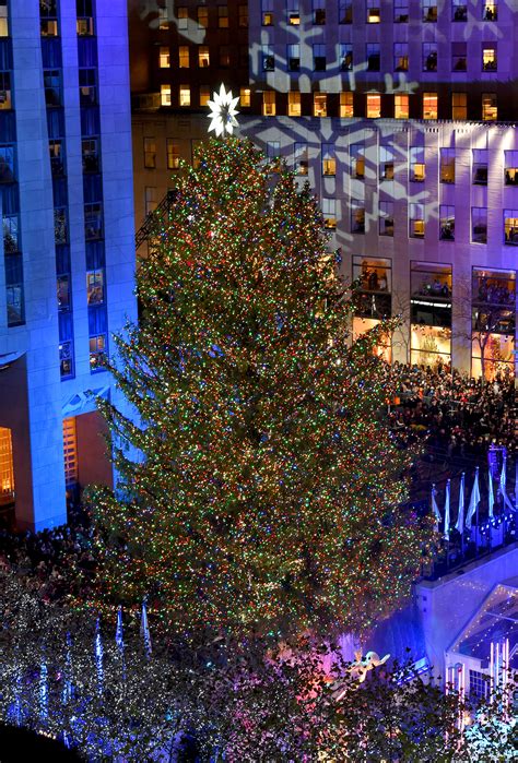 Las Fotos Del Encendido Del Nuevo árbol De Navidad Del Rockefeller