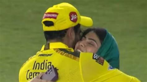 "Ravindra Jadeja Hugs Wife Rivaba After Chennai Super Kings Win Fifth IPL Title in Thrilling ...