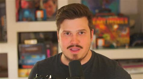 Jólvanezígy Csoki Azt állítja Hogy Megverte Egy Politikus