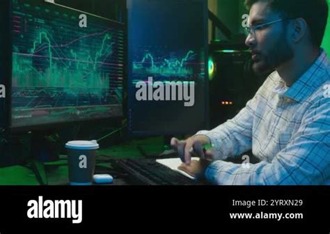 Arabian Indian Man Programmer Stock Videos And Footage Hd And 4k Video Clips Alamy