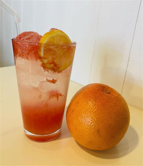 온스카페 자몽 한 개가 통째로 들어가는 시원한 자몽에이드와 달달한 꿀자몽차입니다 전주원두판매 온스카페 삼천동카페 전주카페 전주로스터리카페 전주카페온스