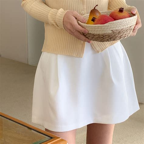 아더먼데이 반바지안감코코미니 핀턱 미니스커트