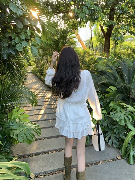 블라우스 스커트 상하 세트 화이트 스트라이프 면 브이넥 로우숄더 벌룬소매 루즈핏 블라우스 And 허리밴딩 하이웨스트 프릴 더블 캉캉 미니 스커트 치마 투피스 셋업