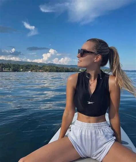 Wet Shorts Scrolller