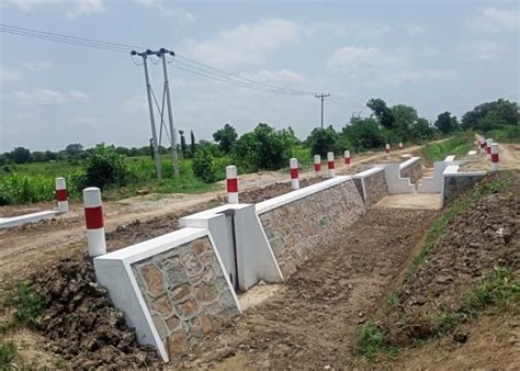 ကျောက်ဆည်မြို့နယ်၌ သင်းဒီးမြောင်းမှ ရေကျအဆောက်အအုံတစ်ခုအား ပြန်လည်ပြုပ