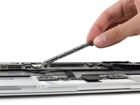 MacBook Air Teardown IFixit