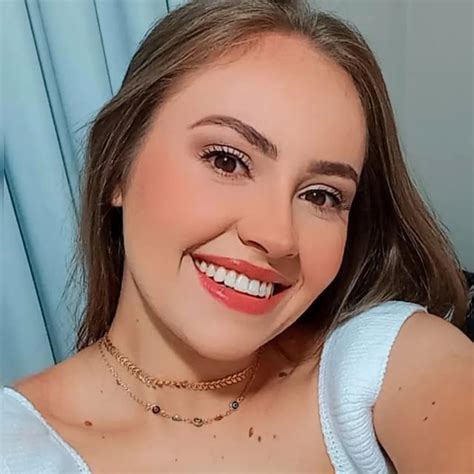 Juli Battista Julibattista • Threads Say More