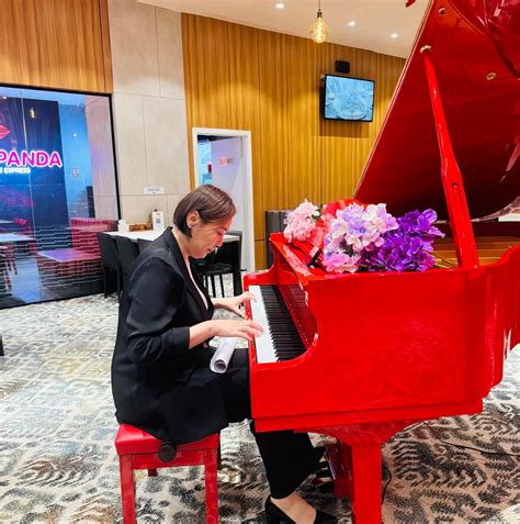 Цэцэрлэгийн багш багшийн туслах нарын нэгдсэн групп Одоо төгсөлт хйиж байгаа цэцэрлэг байна