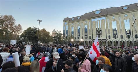 “დავასრულოთ ბავშვთა ქორწინება” პარლამენტთან აქცია იწყება Metronome Ge