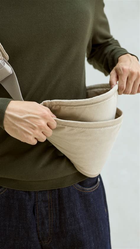 Konny L 코니아기띠 And 코니 신생아 용품 옷도 두터워지고 외출 짐도 많아지는 계절 코니 힙시트와 함께하면 조금은 수월해질 거에요 지금 프로필 링크에서 감사제