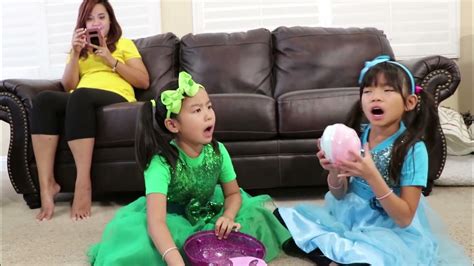 Jannie & Emma pretend play w/LOL Suprise giant doll house toys - YouTube