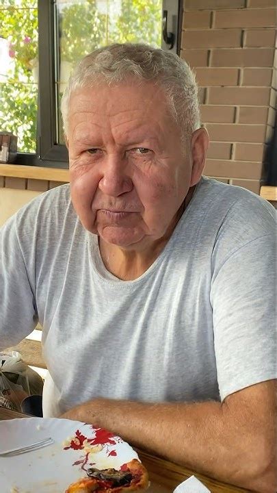 Дедушка в кадре Youtube