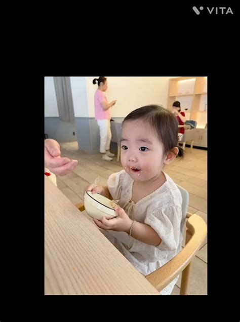 아이스크림토핑이맛있었어그릇까지먹을기세 Youtube