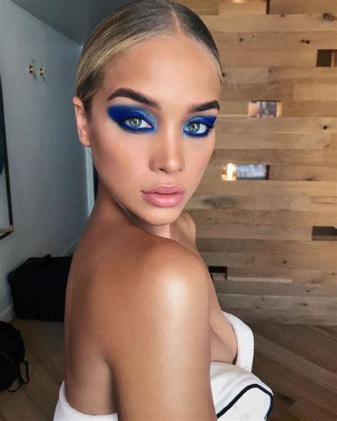 The Prettiest Celebrity Makeup Looks To Copy For The Holidays