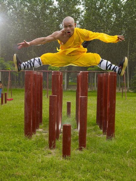 The Secret Training Of A Novice Shaolin Monk – Shifu Yan Lei