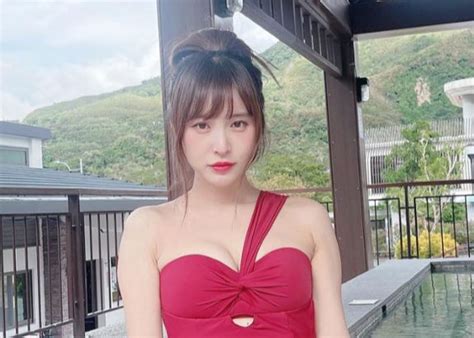 樂天女孩孟潔「性感泳裝連發」轉身更猛！戶外泡湯照曝光 娛樂 Nownews今日新聞